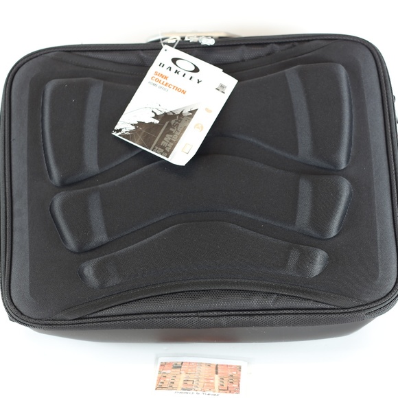 Oakley | Bags | 926600 Mens Oakley Office Computer Briefcase | Poshmark